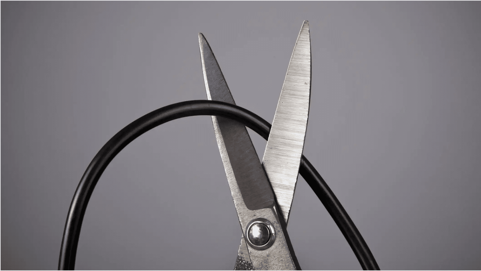 The Pros & Cons of Cord-Cutting - Boomset