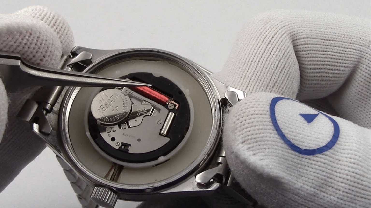 How to Change a Watch Battery in Minutes? - Boomset